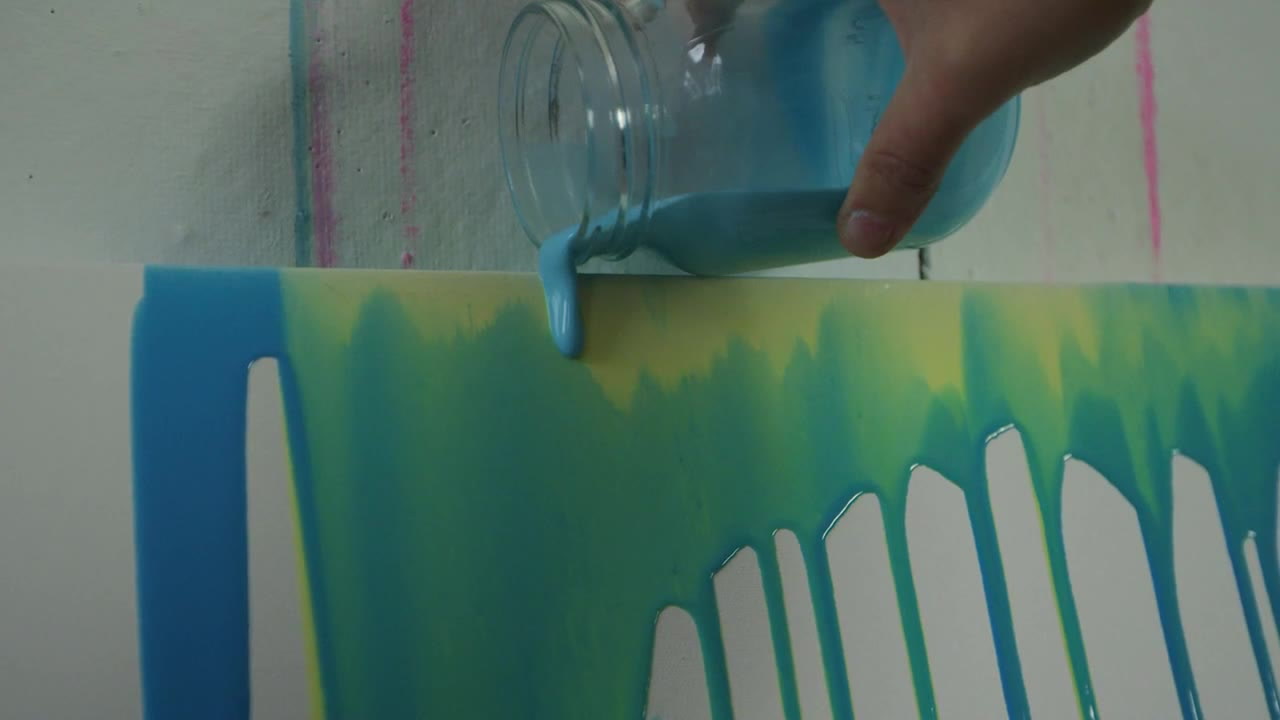 DRIP POUR WITH BASICS AND GLOSS POURING MEDIUM – Liquitex UK